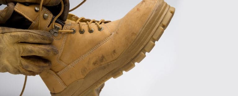 How Tight Should Steel Toe Boots Fit? (Complete Guide) | Work Gearz