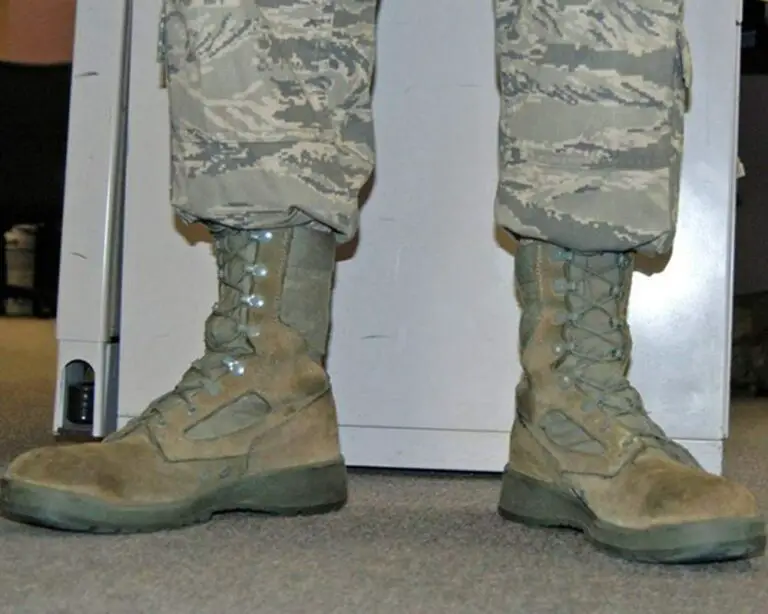 How Do Boot Blousers Work? (Step By Step Guide) | Work Gearz
