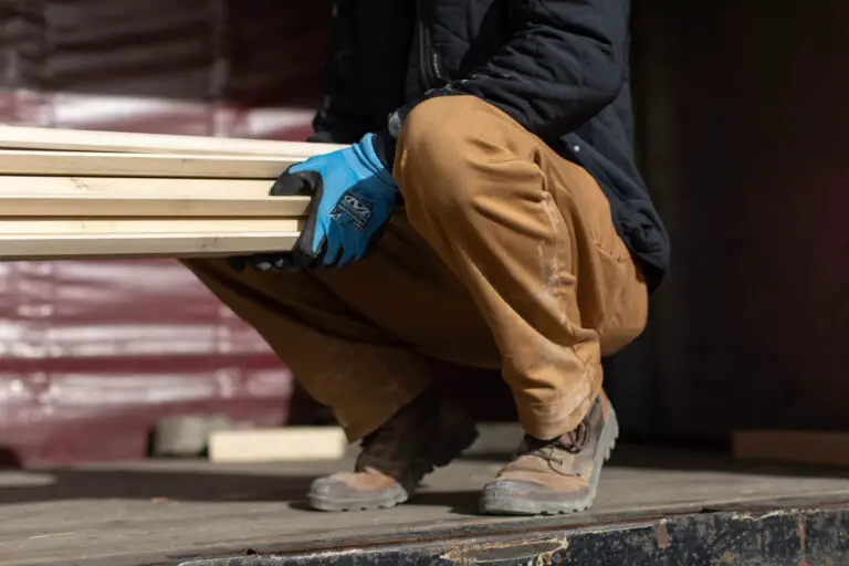 10 Best Work Pants for Carpenters | Work Gearz