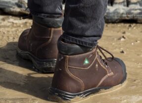 4 Best CSA Work Boots | Work Gearz