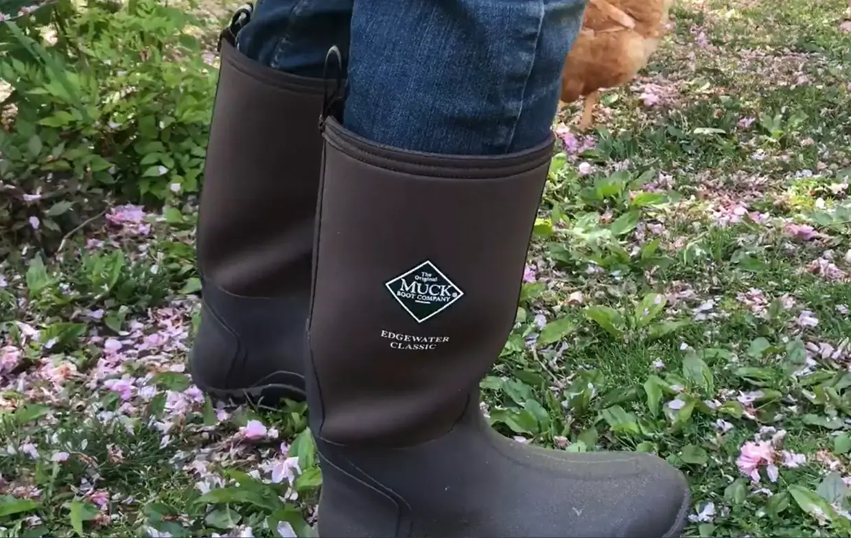 Bogs Vs Muck Boots: Which One is Better? | Work Gearz